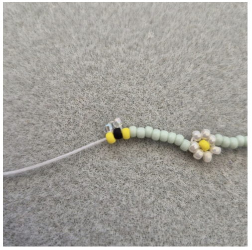Stringing fruit, bees and flowers with Miyuki Rocailles | MiyukiBeading